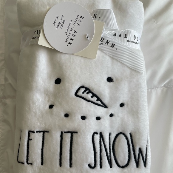 Rae Dunn | Bath | Rae Dunn White Let It Snow Hand Towels 6 X 3 Artisan ...